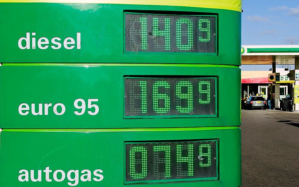 Benzineprijs bereikt record na btw-verhoging