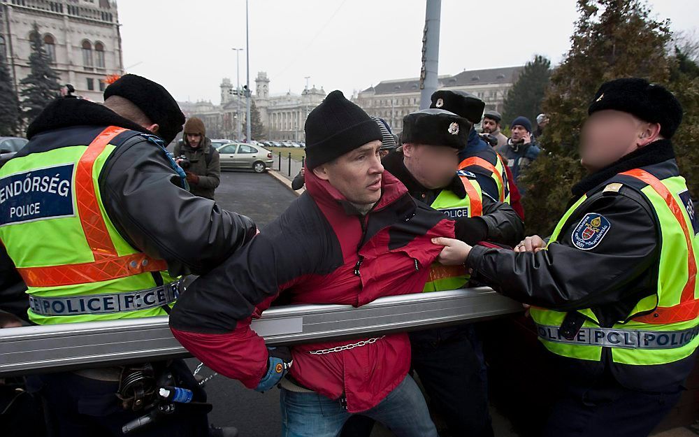 Parlementariërs opgepakt bij Hongaars protest