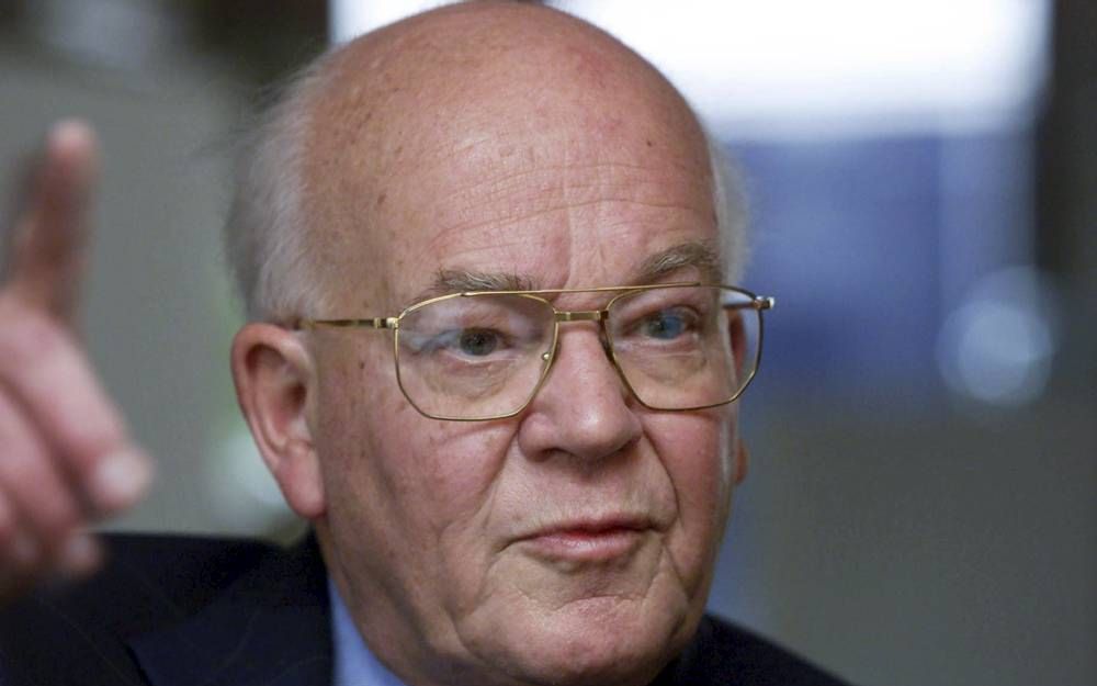 In memoriam: Prof. dr. C. Trimp (1926-2012)