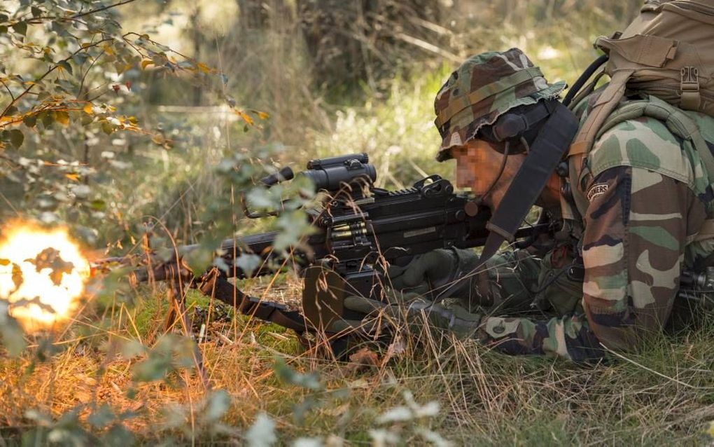 Elite-militair Marsof ziet een vogeltje op z’n loop
