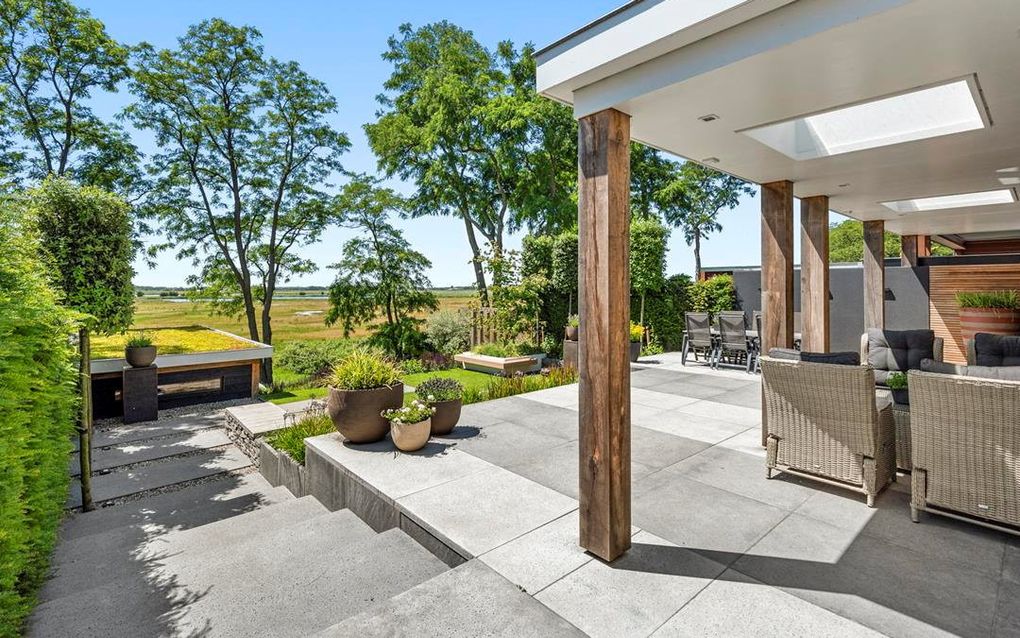 Van Dijk Buiteninrichting brengt binnen en buiten samen