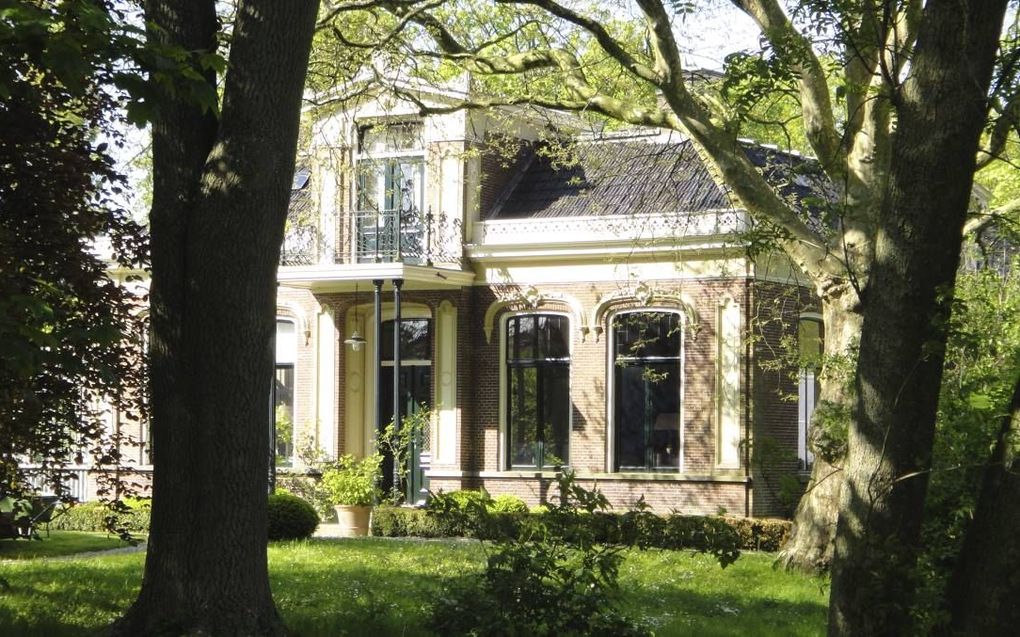 Het grote huis bij de kerk