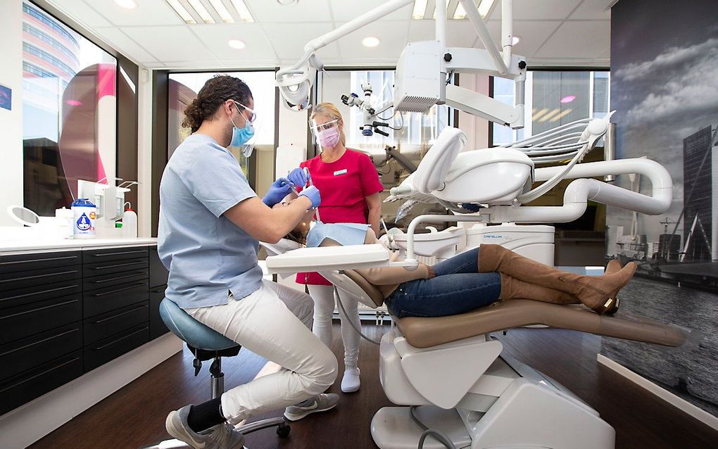 Tandartsenpraktijken gaan op in grootste mondverzorger ter wereld