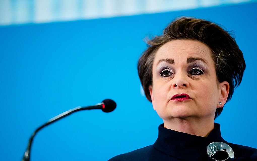 Van Huffelen biedt excuses aan voor discriminatie Toeslagen