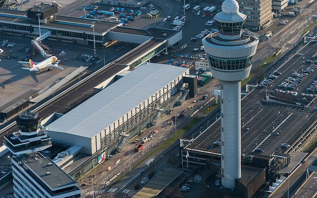 Omwonenden Schiphol opteren voor banen in zee