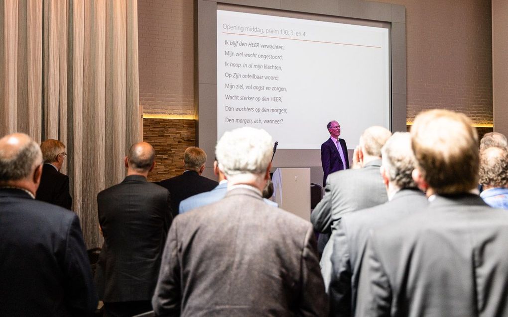 Dr. P. Veerman voor GB: Uitzien betekent werken, bidden om Gods regering