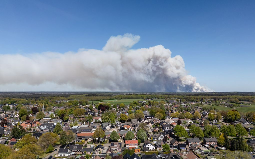 Natuurbrand bij Weert breidt zich niet verder uit