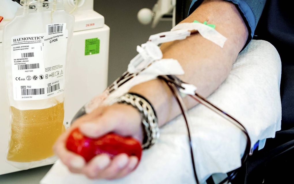 Eerste coronapatiënt krijgt bloedplasma van genezen Zeeuw (40)