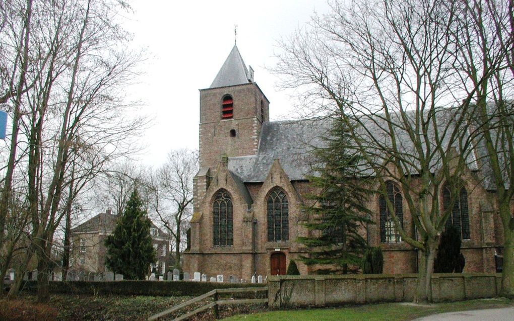 Boek ”Oase van Voorne en Putten” beschrijft geschiedenis kerk Abbenbroek