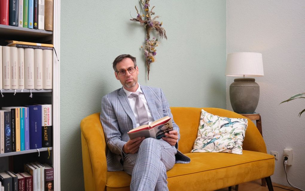 Arthur Alderliesten gaat nooit zonder boek de deur uit