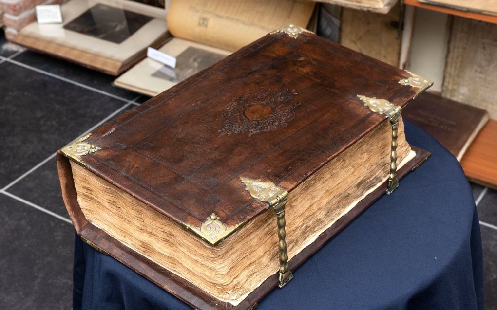 Span je biddend in en delf schatten in de Bijbel