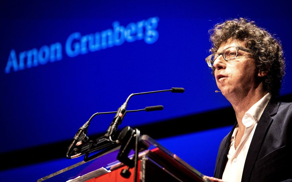Stage van Grunberg bij SGP voorbij en onderonsjes tijdens APB
