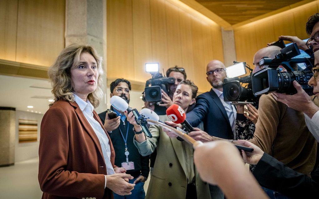 Oud-voorzitter Kamer Khadija Arib onder vuur na klachten