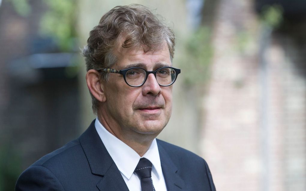Prof. dr. Kater: Ook wie nog wel naar de kerk gaat, denkt wellicht al ...