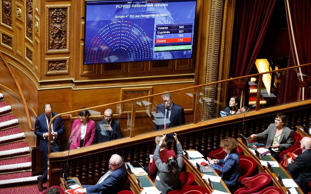 Franse regering drukt pensioenhervorming zonder stemming door