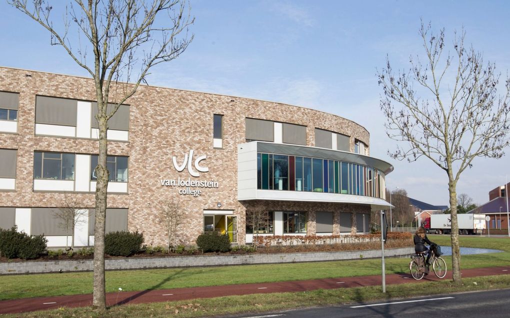 Jaaropening Van Lodenstein College: „Leg je smartphone weg, ga lopen in ...