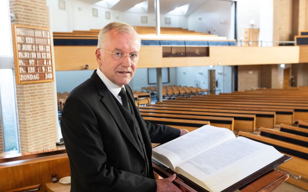 Ds. A. Schot 25 jaar predikant Gereformeerde Gemeenten: Gevormd op het aambeeld