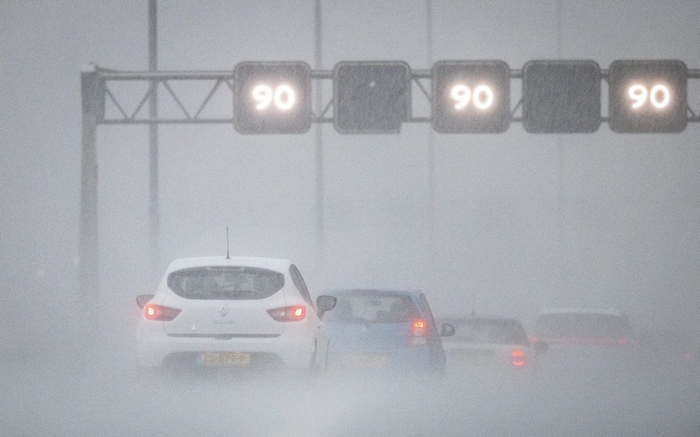 Harde wind en regen zorgen vanaf woensdag voor zeer drukke spits