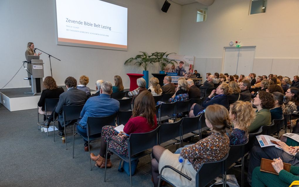 Refovrouw worstelt in toenemende mate met genderkloof