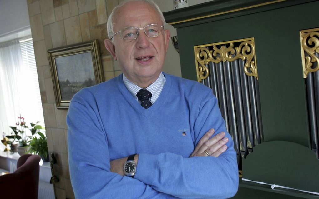 In memoriam neerlandicus dr. Bert Hofman (87)