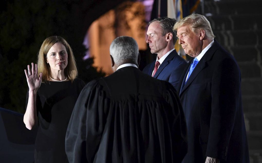 Trump schrijft geschiedenis met benoeming Barrett tot opperrechter