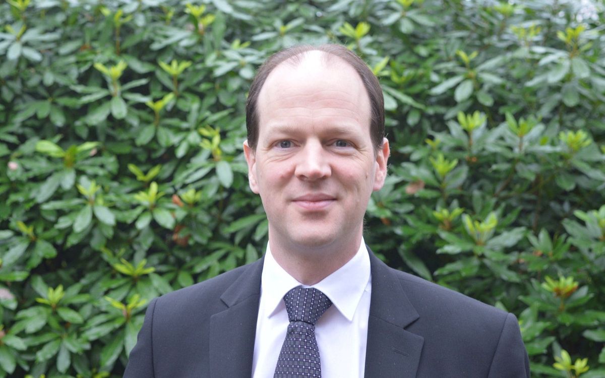 Dr. Versluis en ds. Van den Os benoemd aan TUA