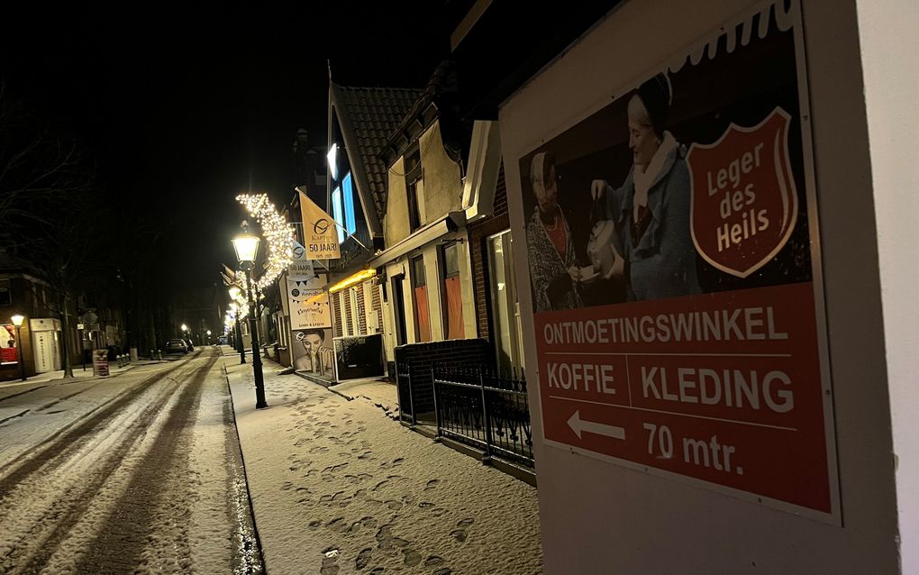 Plat dak stort in door gewicht sneeuw, gemeente sluit uit voorzorg ...