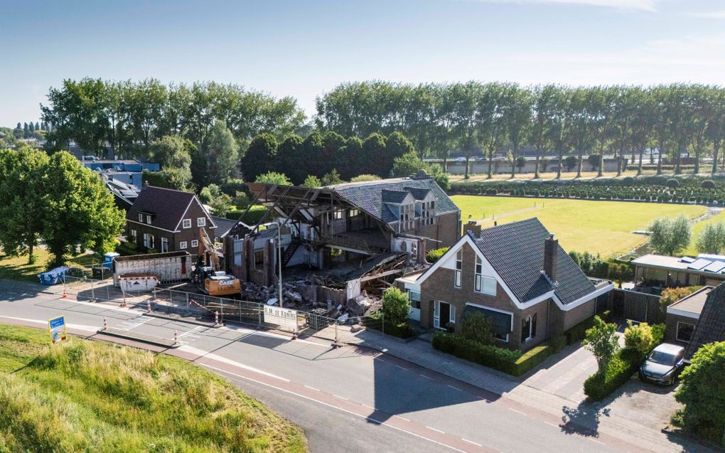 De Ridderkerkse kerk waarin tientallen jaren de oldtimers van Ad Palmen ...