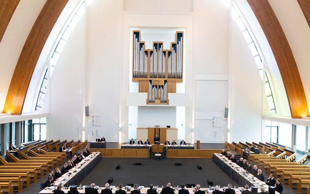 Ds. A. Schot voorzitter synode GG; burgemeester Verhoeve spreekt ...