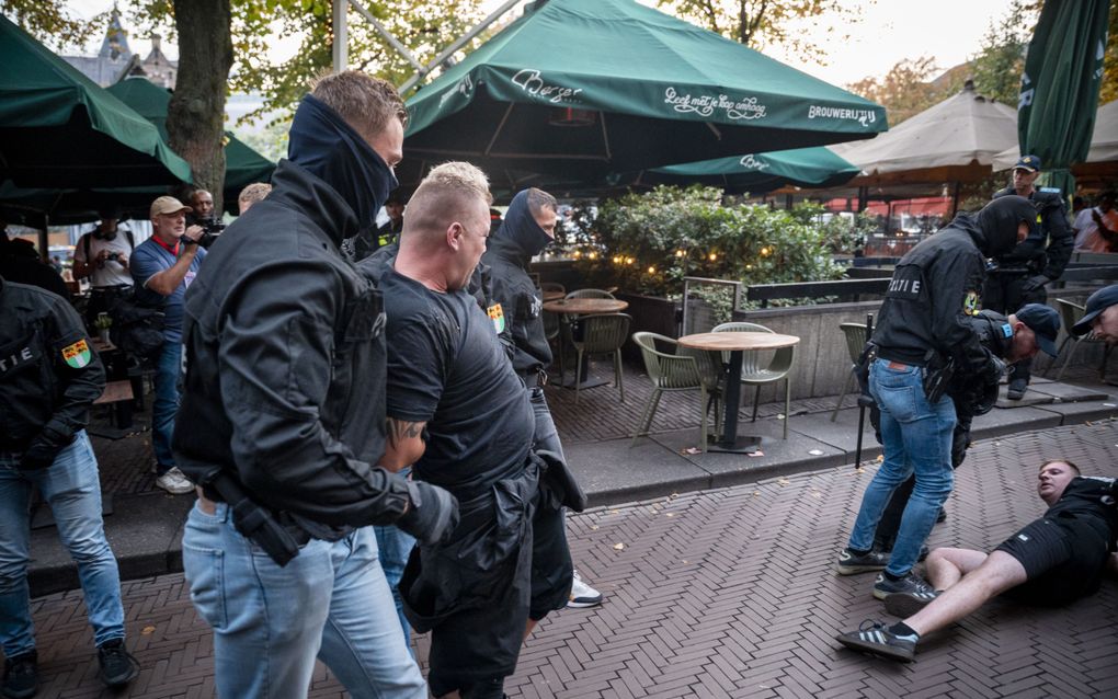 Politie hield bij rellen Den Haag 37 mensen aan, 4 agenten gewond