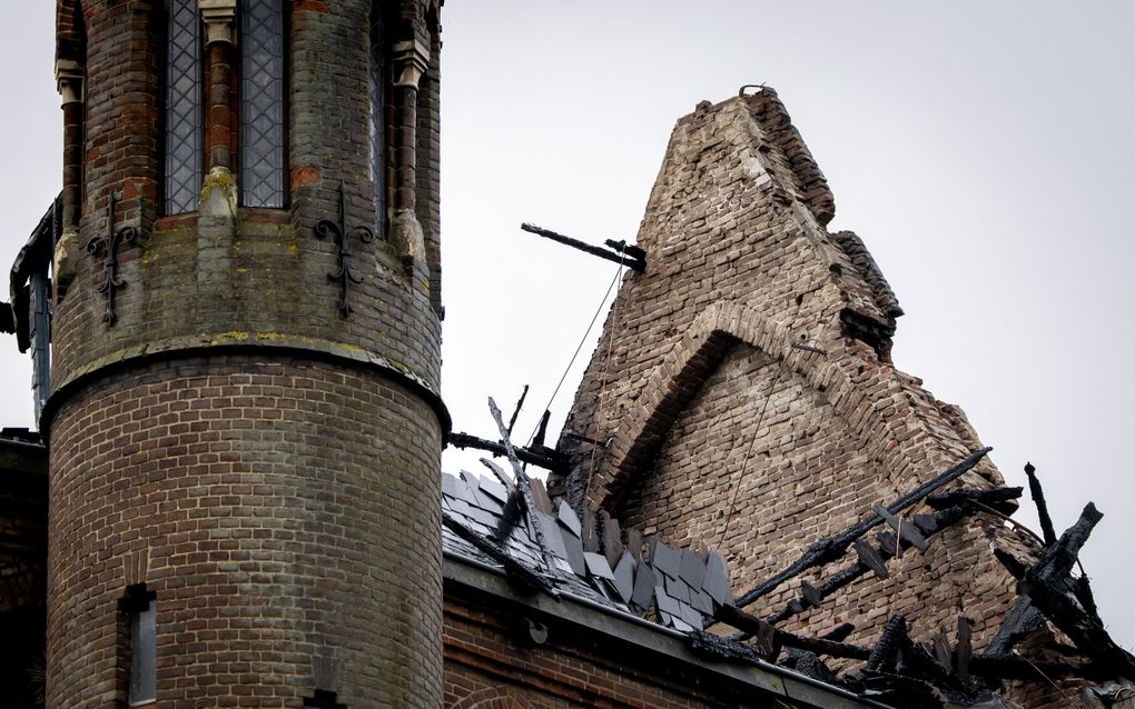 Vondelkerk staat na verwoestende brand voor miljoenenklus