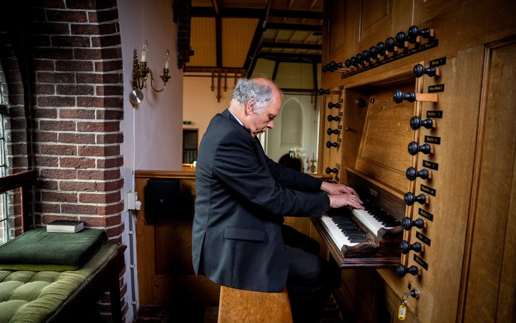 Ds. M. van Kooten weet zich een einzelgänger op het kerkelijk erf