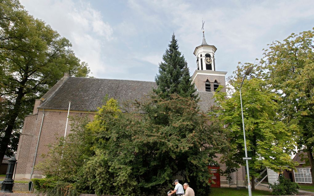 Toren Dorpskerk Hummelo krijgt oorspronkelijke kleuren terug, en ander ...