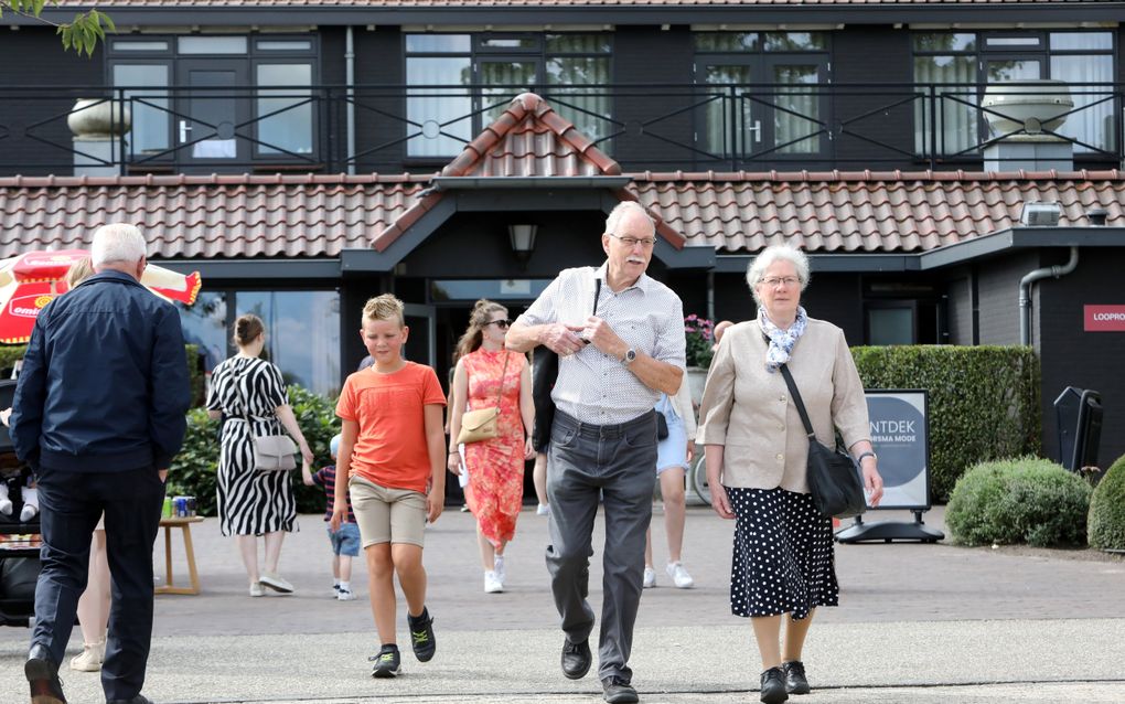 Koopjes en ontmoeting op Duikenburgse Dagen: „Dit is beter dan thuis in ...