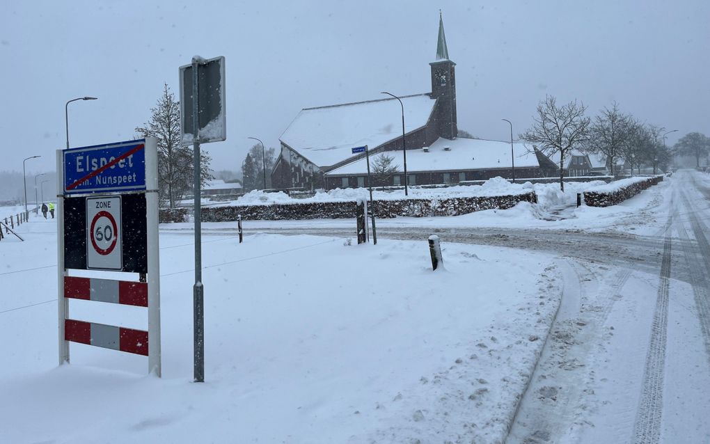 Ds. Britstra doet intrede in hersteld hervormde gemeente Elspeet ...