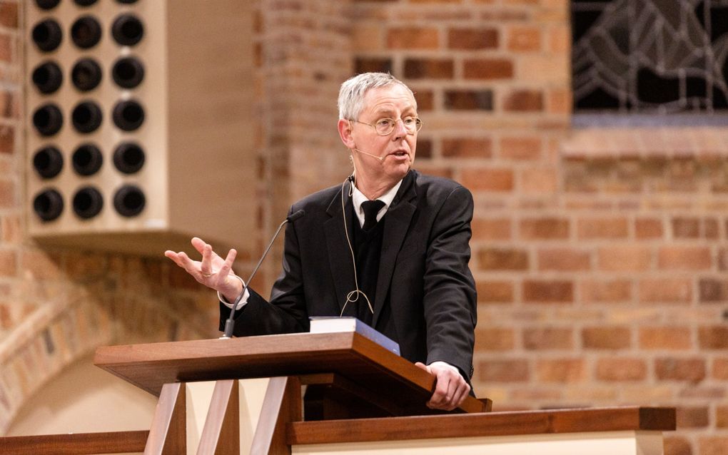 Dr. Kater tijdens doopsymposium: Wim, wat heb jij toch tegen dat nieuwe ...