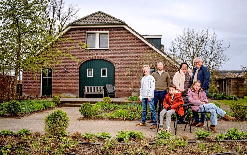 Strak gazon en rechte borders: SGP-tuintje?