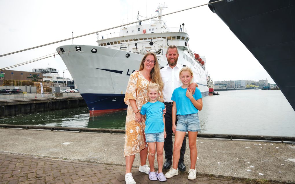 Sjaac en Esther varen met kinderen op Logos Hope: „Wereldwijd kennis ...