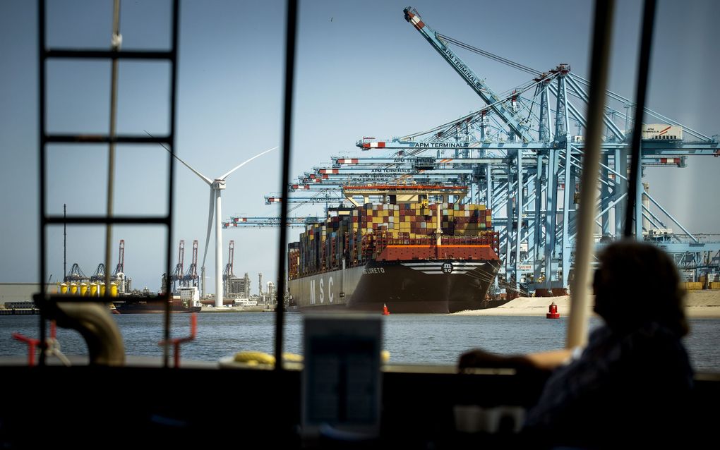 Afzwakkende economie zorgt voor dip overslag haven Rotterdam