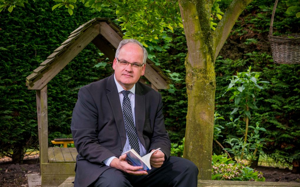 Ds. D. W. Tuinier neemt beroep aan naar gg Kampen