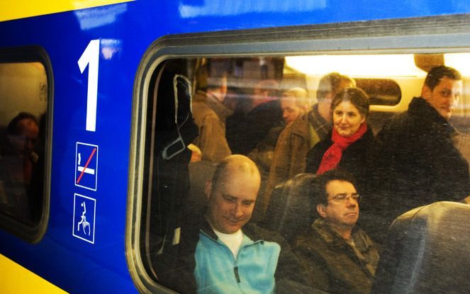 NS begint proef met eigen bussen