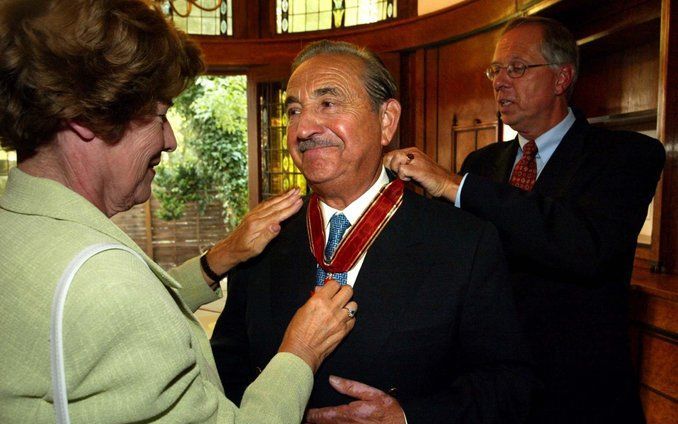 Politiek tekenaar Fritz Behrendt overleden