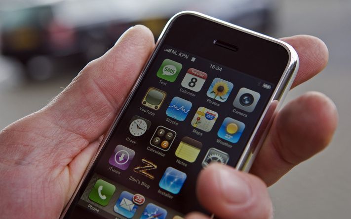 Eerste Nederlandse iPhone verkocht