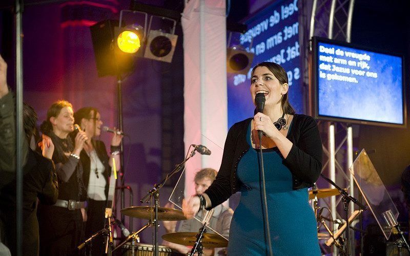 Recensie: Integere biografie over zangeres Kinga Bán