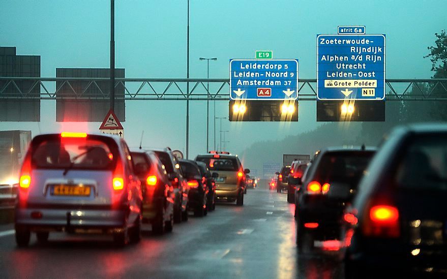 Onstuimig weer zorgt voor drukke ochtendspits