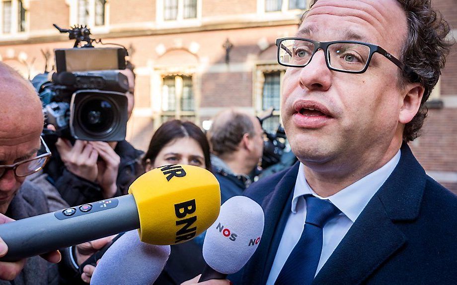 Kabinet werkt aan twee maanden betaald verlof voor ouders
