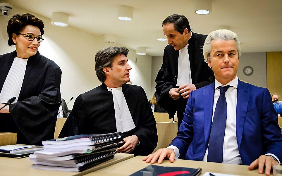 Advocaat Wilders wil zaak schorsen