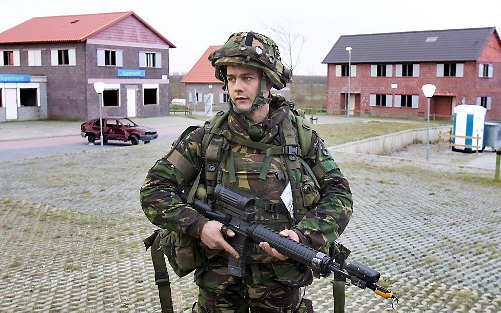 Defensie zoekt vooral jonge militairen Defensie zoekt vooral jonge militairen
