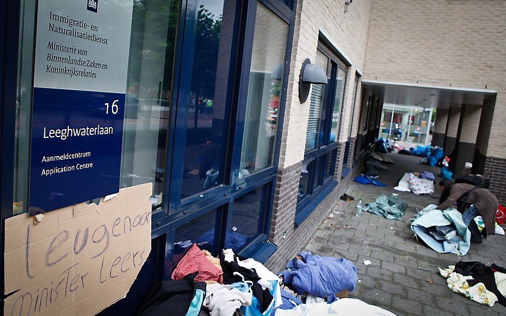 Irakezen overnachten bij kantoor IND Zwolle