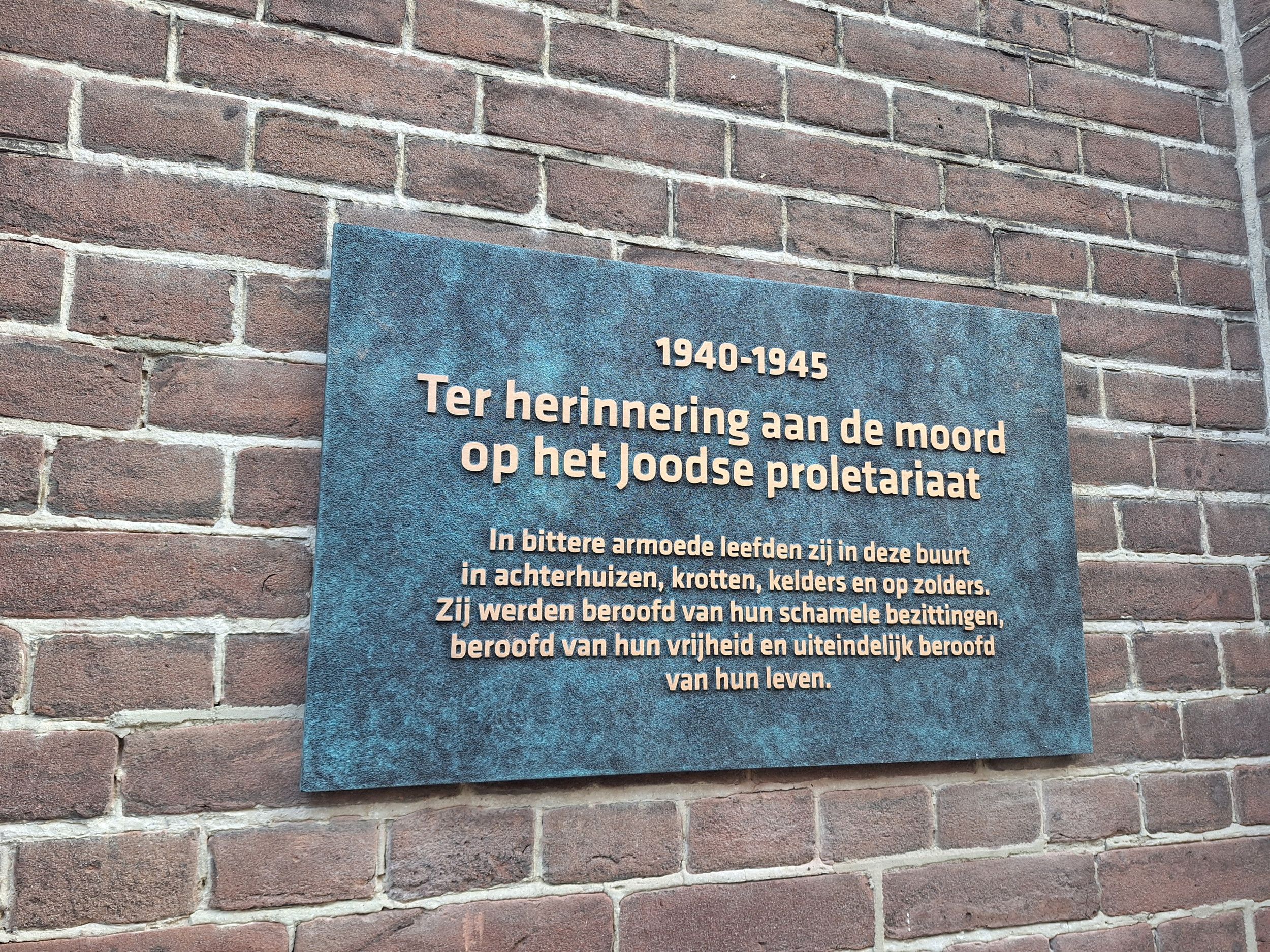 Wandelen door Joods Groningen in de voetsporen van Nico Rost